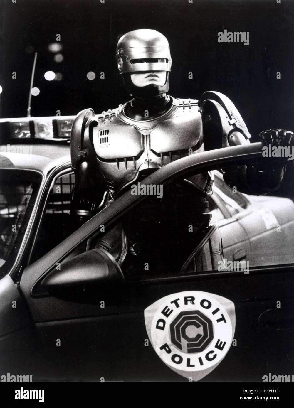 Peter weller robocop 1987 hi-res stock photography and images - Alamy