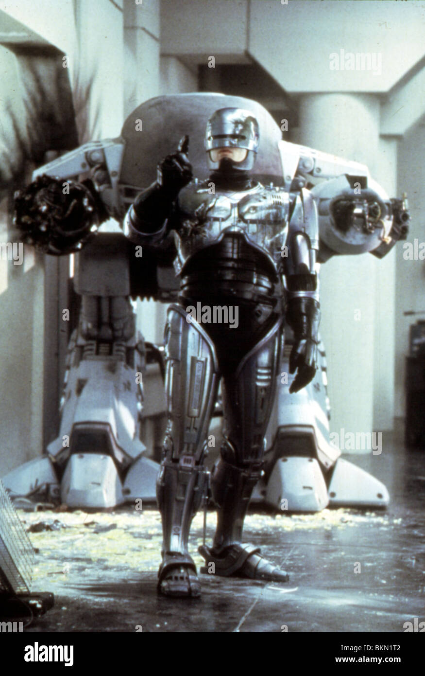 Robocop 1987 peter weller hi-res stock photography and images - Alamy