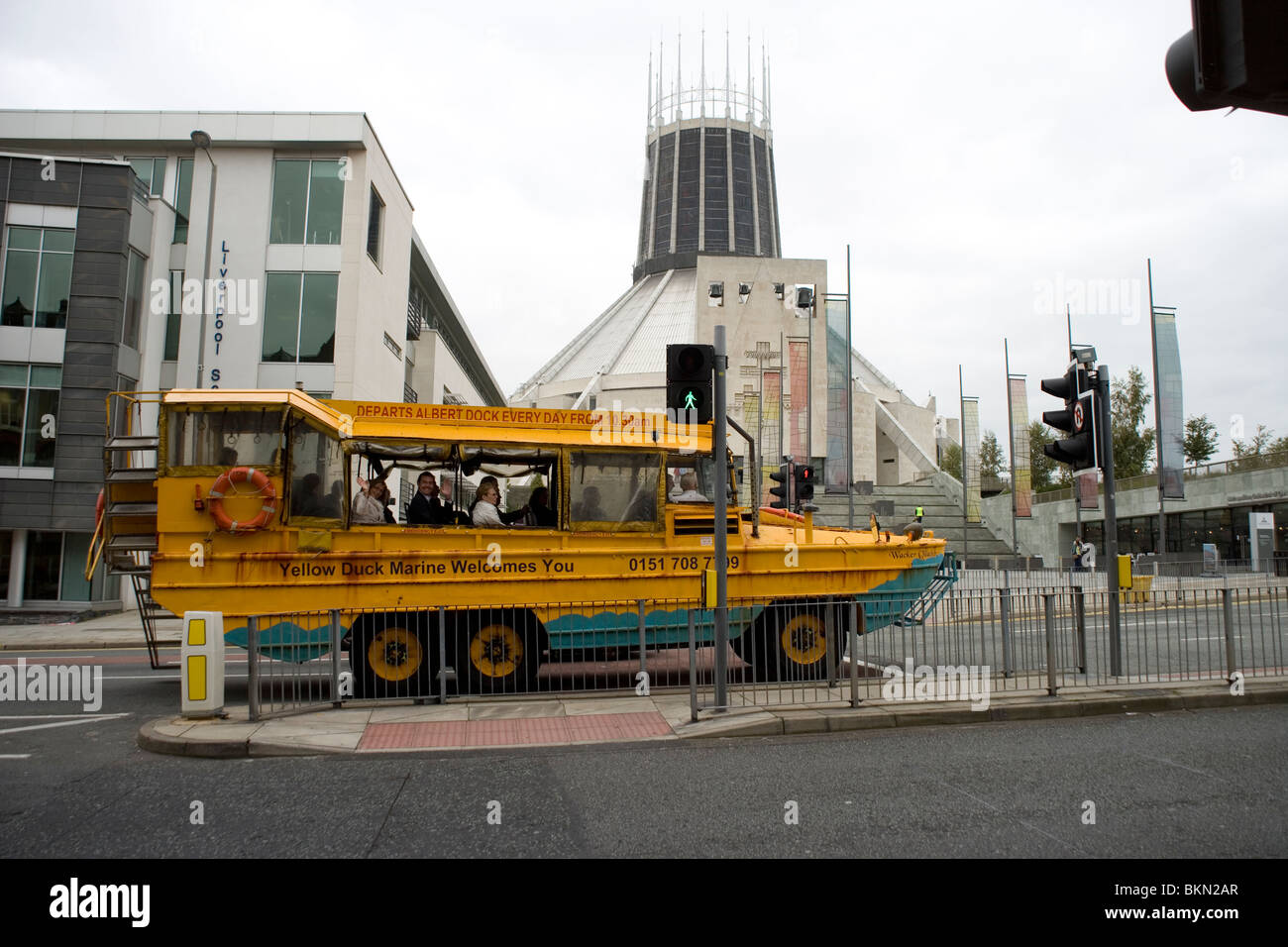 The duck bus hi-res stock photography and images - Alamy