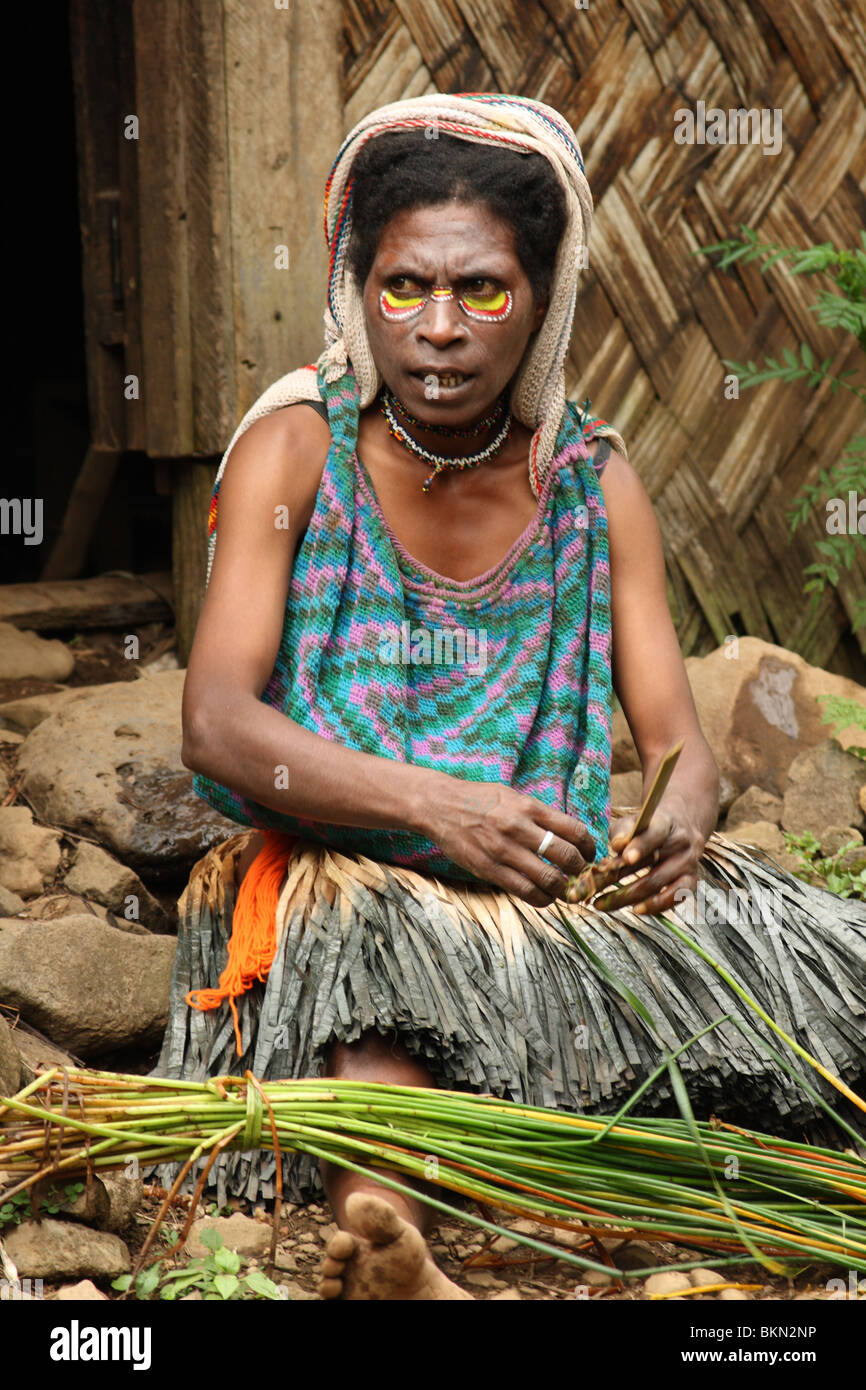 Huli tribe hi-res stock photography and images - Alamy