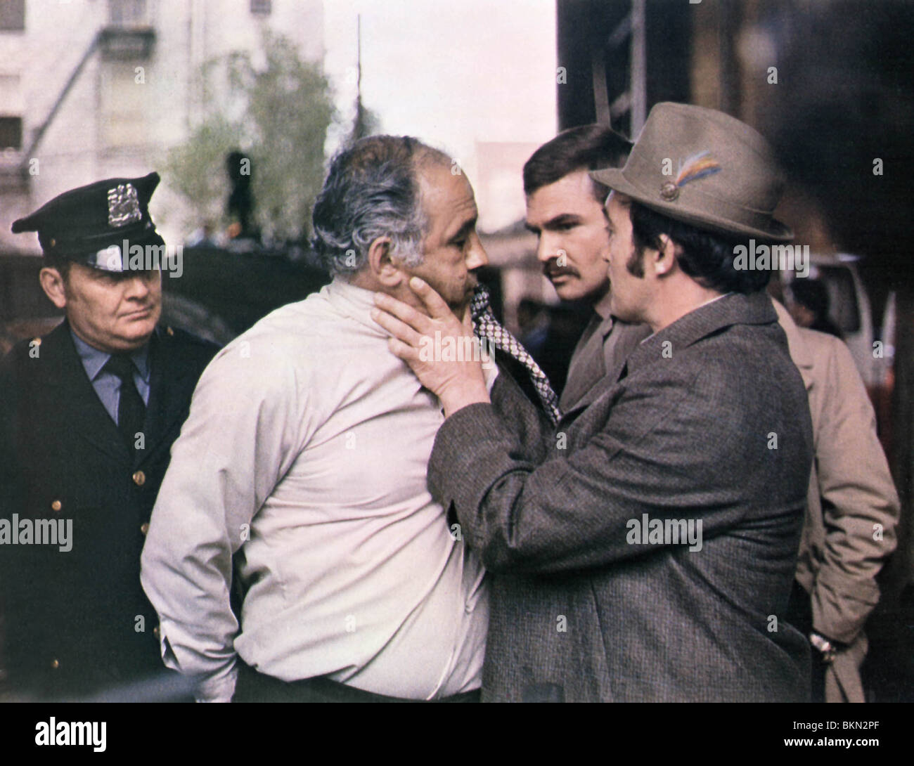 Shamus 1972 burt reynolds hi-res stock photography and images - Alamy