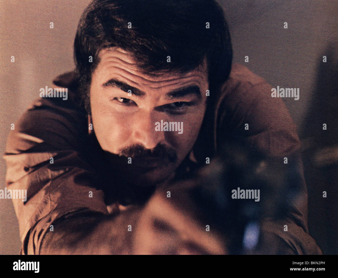 Shamus 1972 burt reynolds hi-res stock photography and images - Alamy
