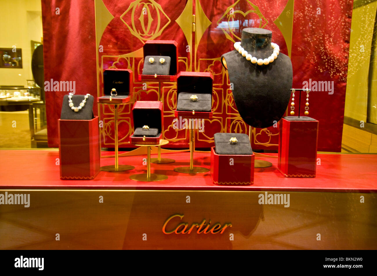 Cartier storefront hi-res stock photography and images - Alamy