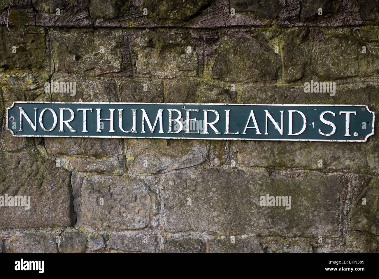 A sign marks Northumberland Street in Alnwick, Northumberland Stock ...