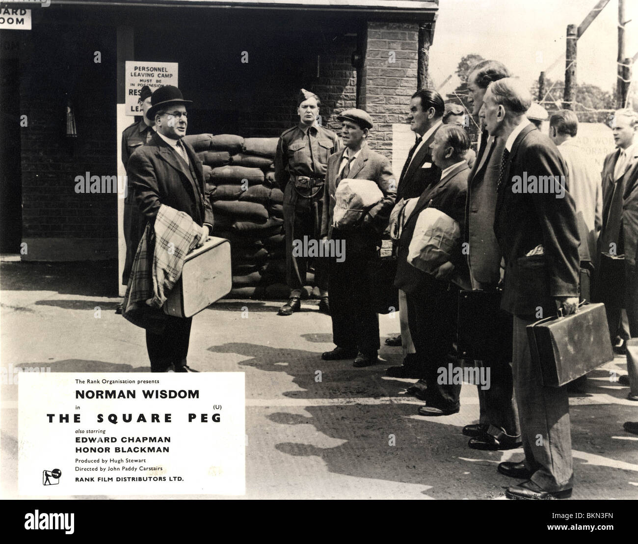 The square peg 1958 norman wisdom hi-res stock photography and images ...