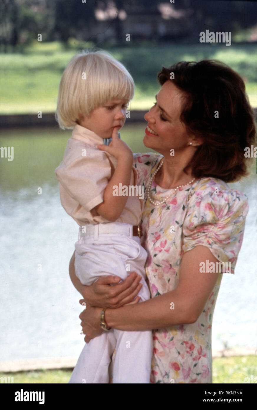 STEEL MAGNOLIAS (1989) DANIEL CAMP, SALLY FIELD STM 032 Stock Photo - Alamy