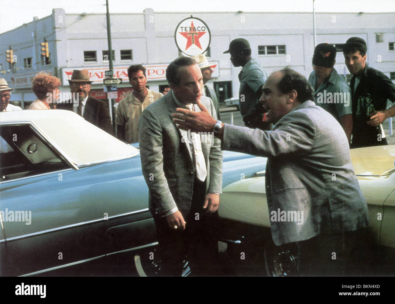 TIN MEN (1987) RICHARD DREYFUSS, DANNY DEVITO TNM 001FOH Stock Photo ...