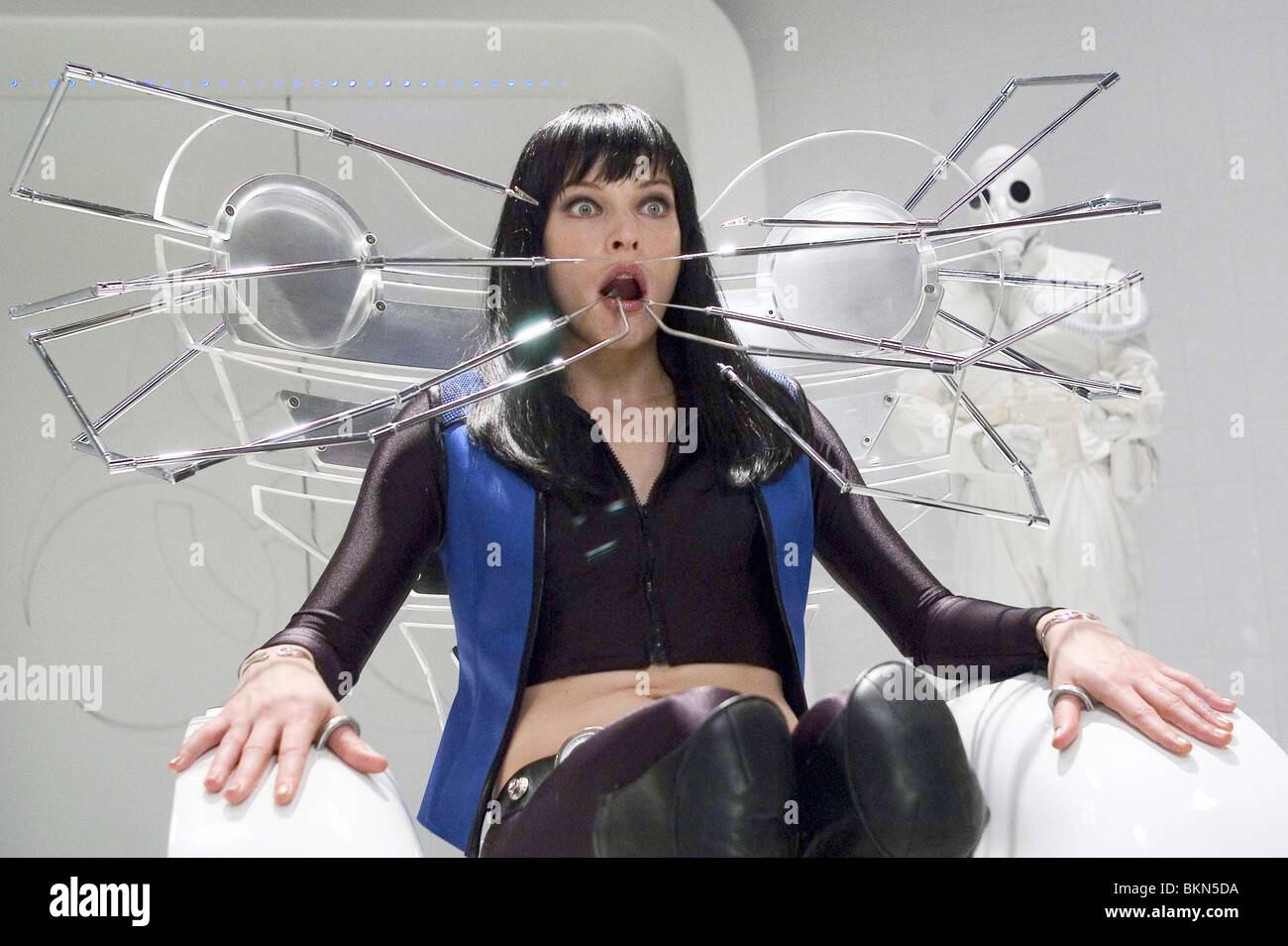 ULTRAVIOLET (2006) MILLA JOVOVICH ULTA 001-20 Stock Photo - Alamy