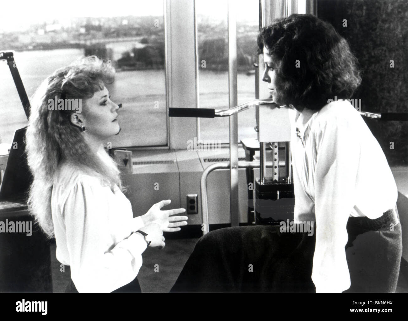 WORKING GIRL (1988) MELANIE GRIFFITH, SIGOURNEY WEAVER WKG 001P Stock ...
