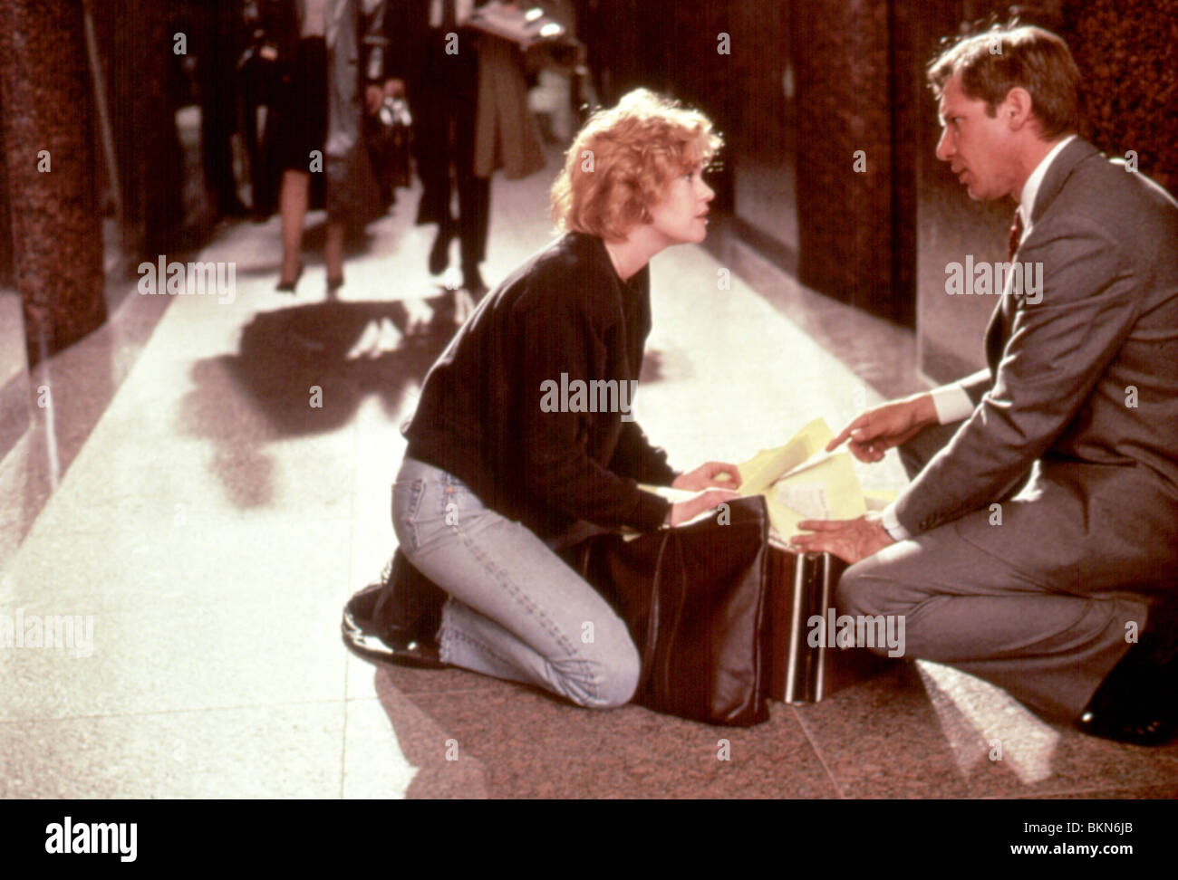 WORKING GIRL (1988) MELANIE GRIFFITH, HARRISON FORD WKG 030 Stock Photo ...