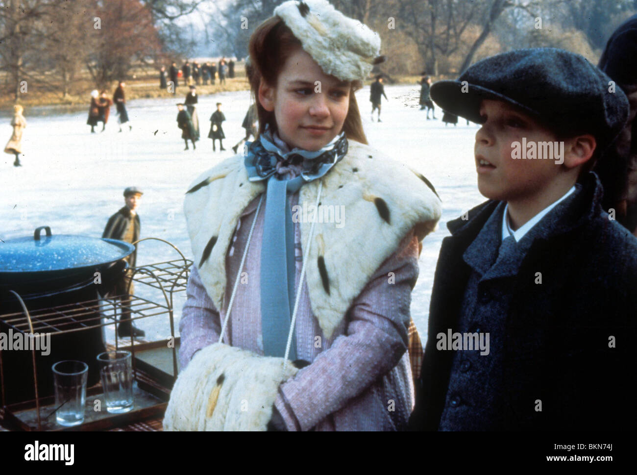 THE YOUNG INDIANA JONES CHRONICLES (TV) AMALIE ALSFRUP, COREY CARRIER ...