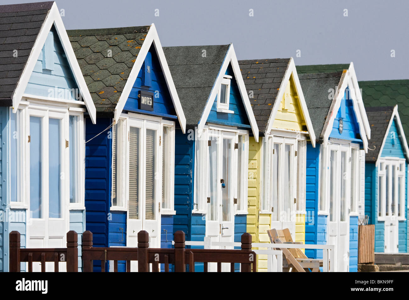 Mudeford beach huts hi-res stock photography and images - Alamy