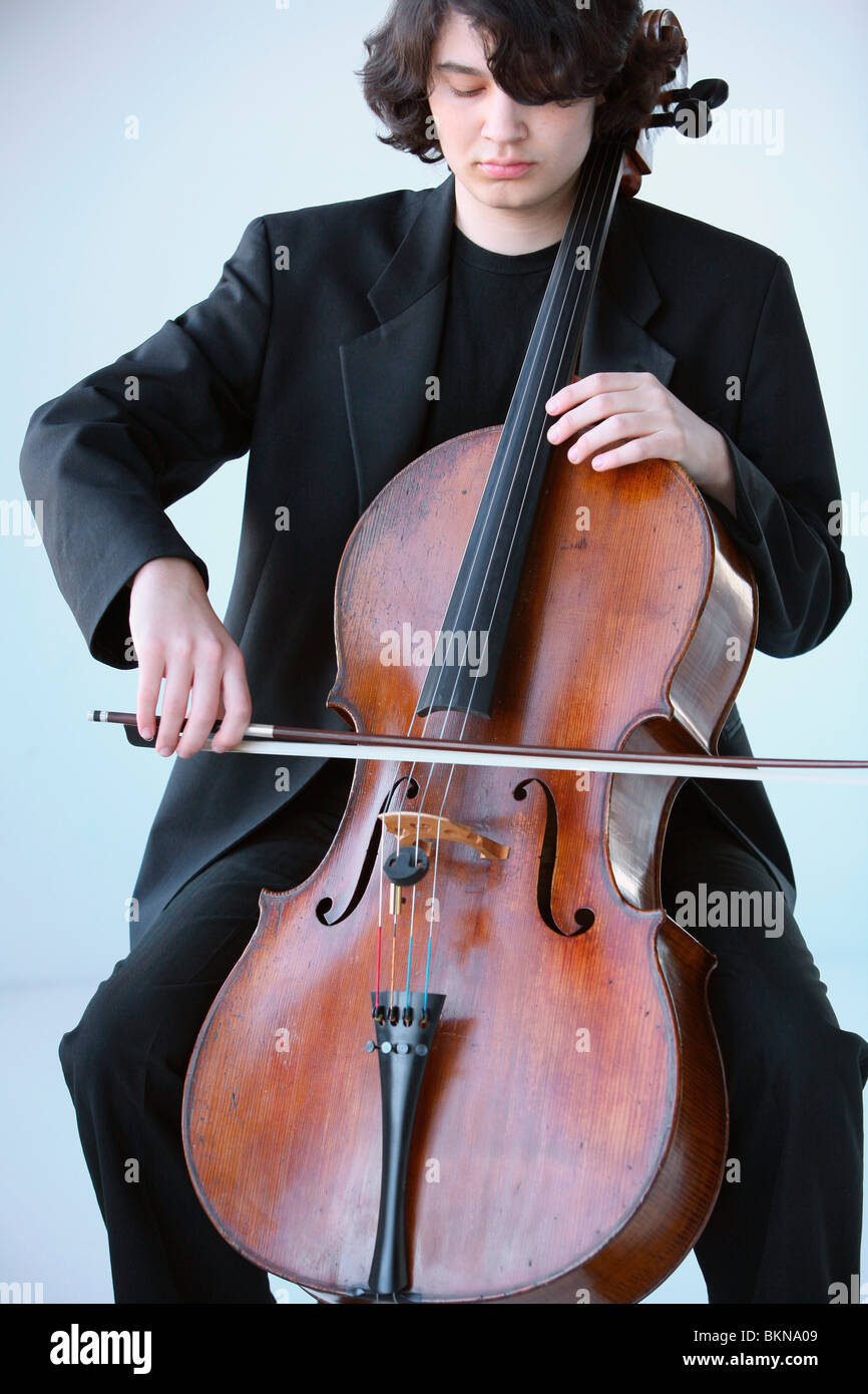 Cello players hi-res stock photography and images - Alamy