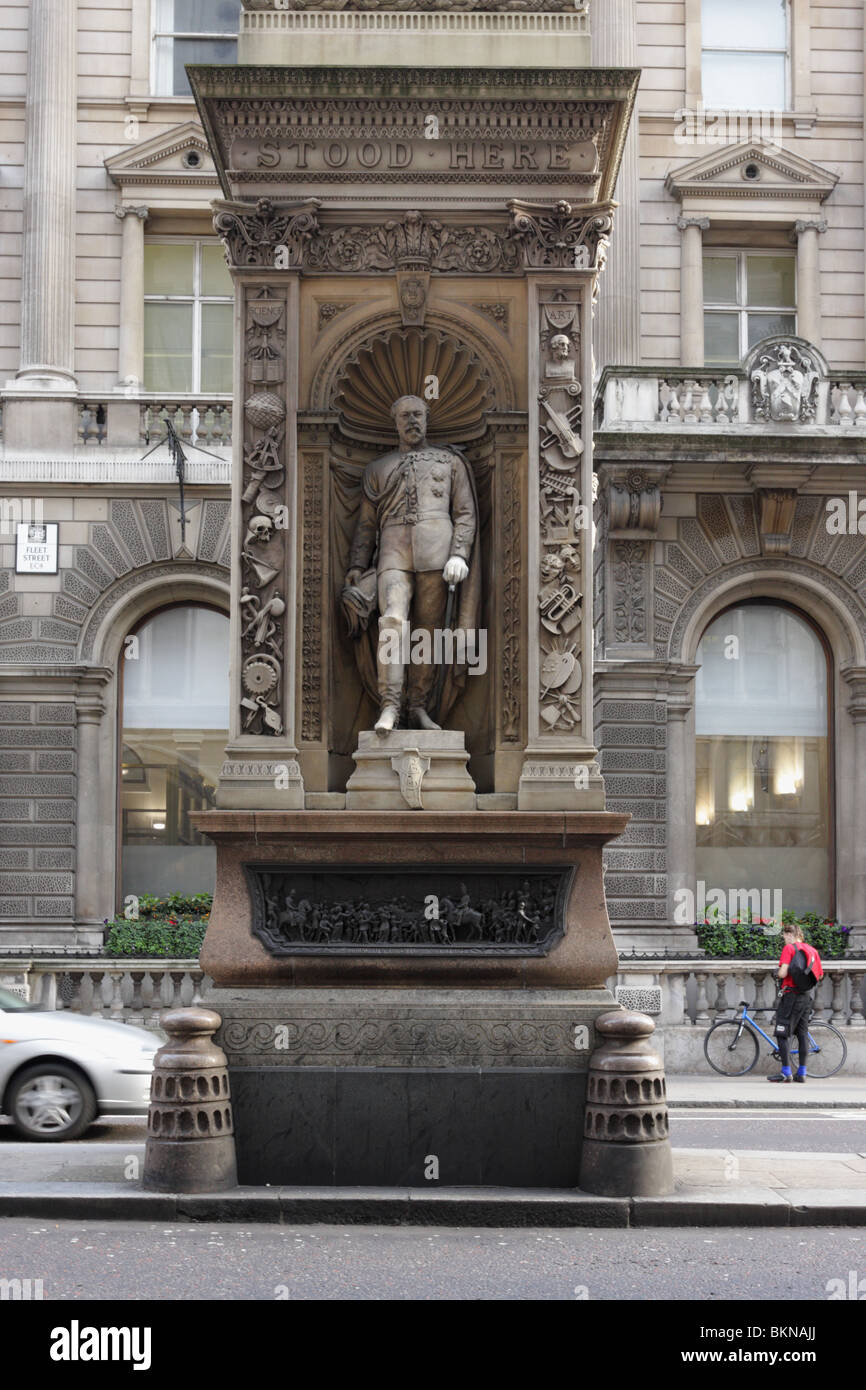 The Prince Regent formed in an scalloped niche at the Temple Bar ...