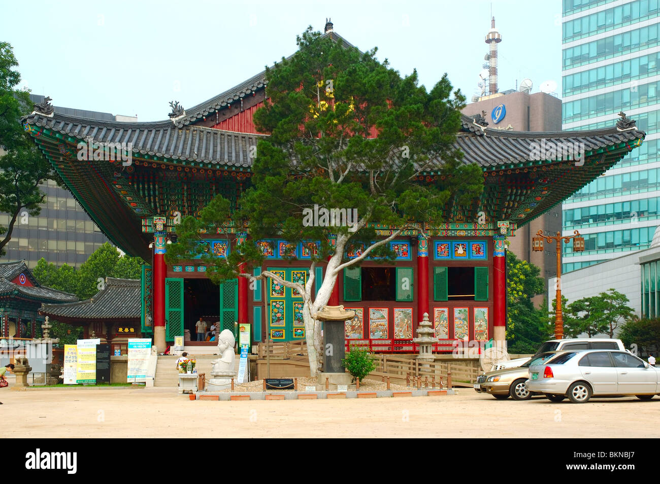 Jogyesa Temple in Seoul, South Korea, Gyeonji-dong, Jongno-gu Stock ...