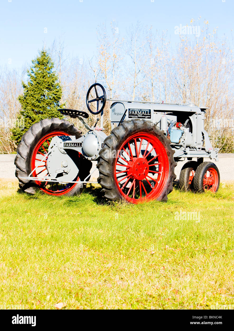 Old farming tractors america hi-res stock photography and images - Alamy