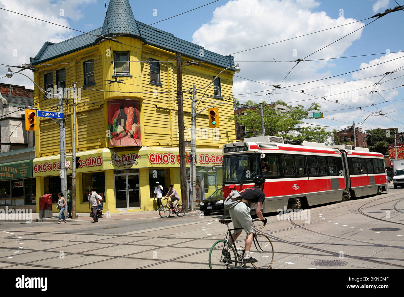 Toronto pedestrian crossing hi-res stock photography and images - Alamy