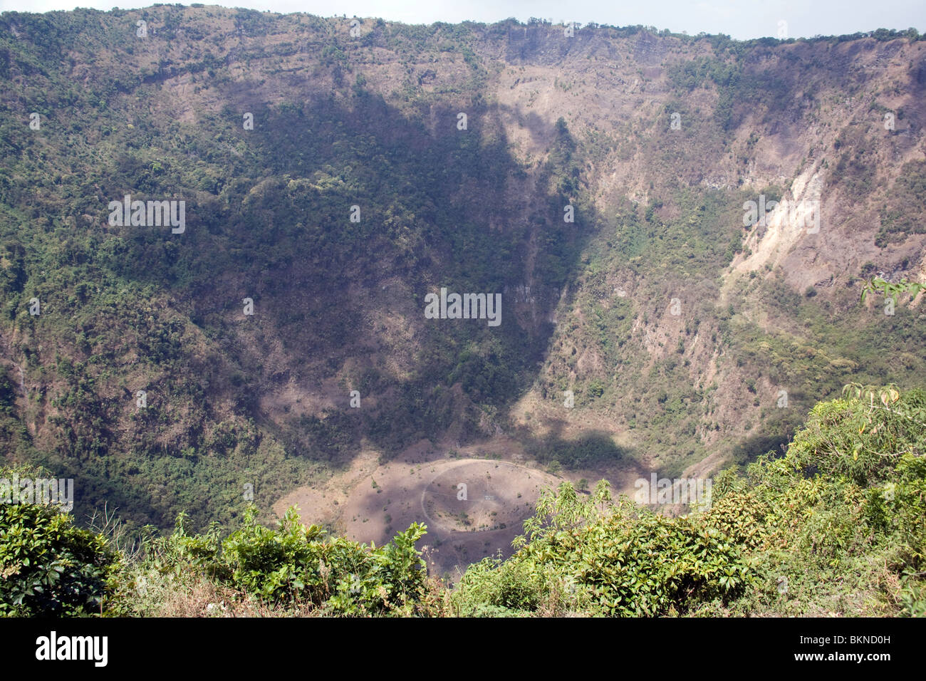 San salvador volcano hi-res stock photography and images - Alamy