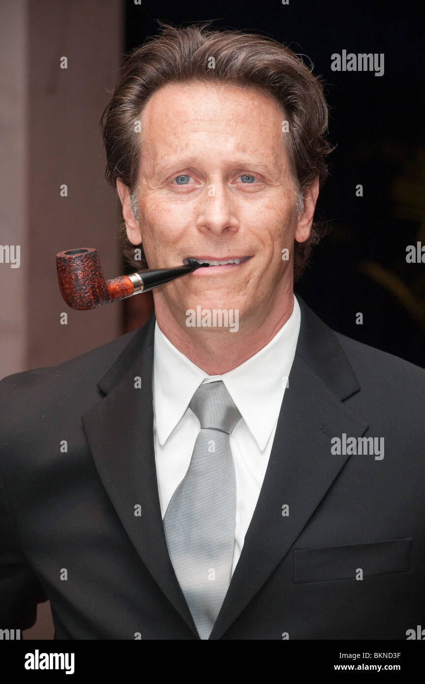 Steven Weber arrives at the 2010 White House Correspondents ...