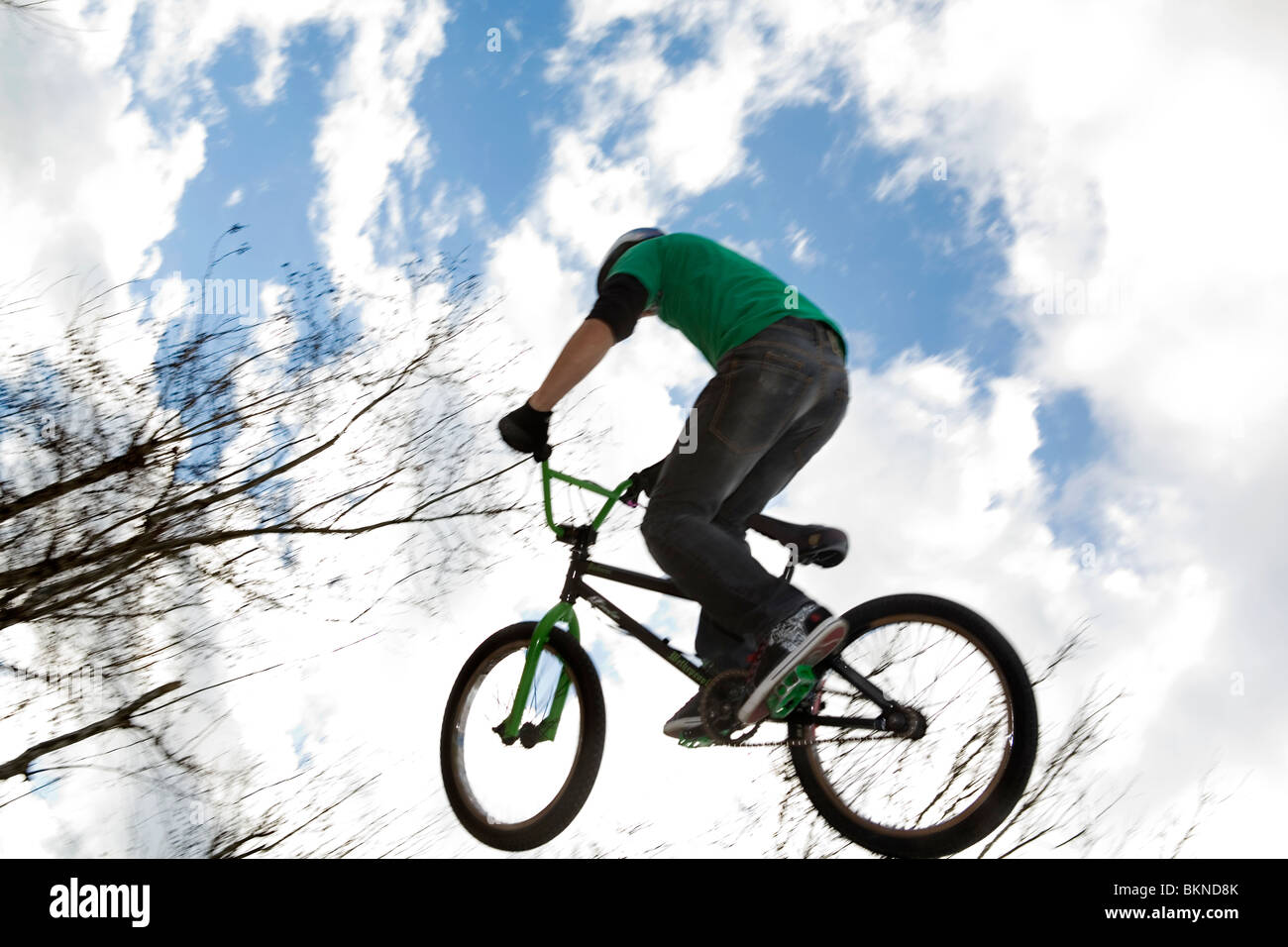 teenager riding bmx bicycle Stock Photo - Alamy