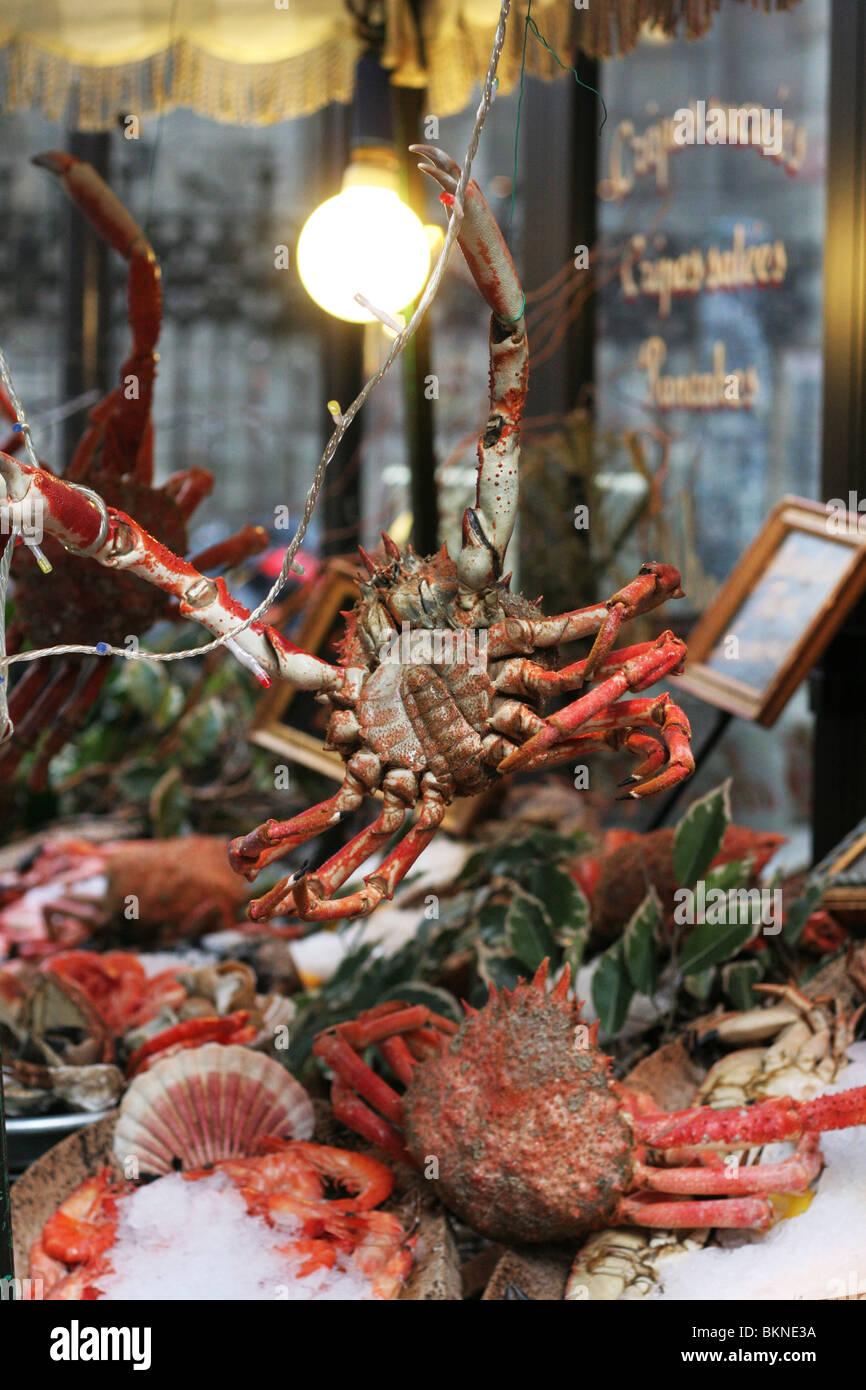 Paris seafood market hi-res stock photography and images - Alamy
