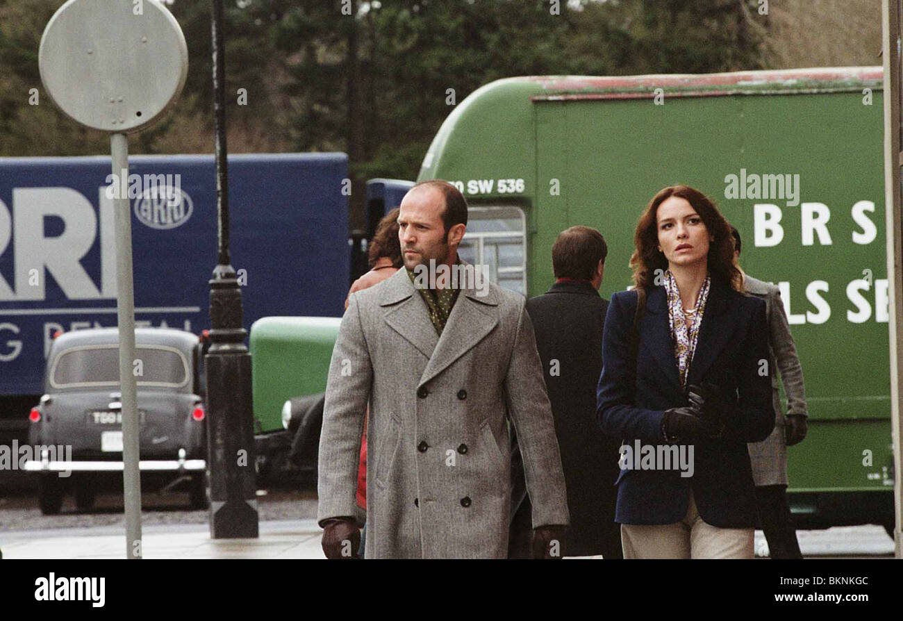 THE BANK JOB (2008) JASON STATHAM, SAFFRON BURROWS BKJ 007 Stock Photo ...