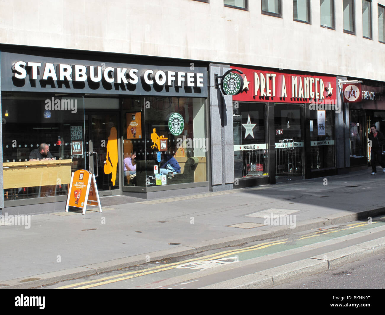 Starbucks branding hi-res stock photography and images - Alamy