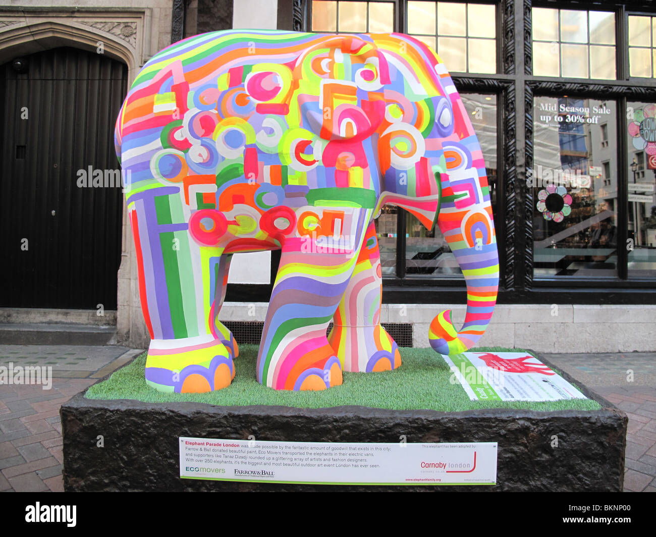 Elephant parade hi-res stock photography and images - Alamy