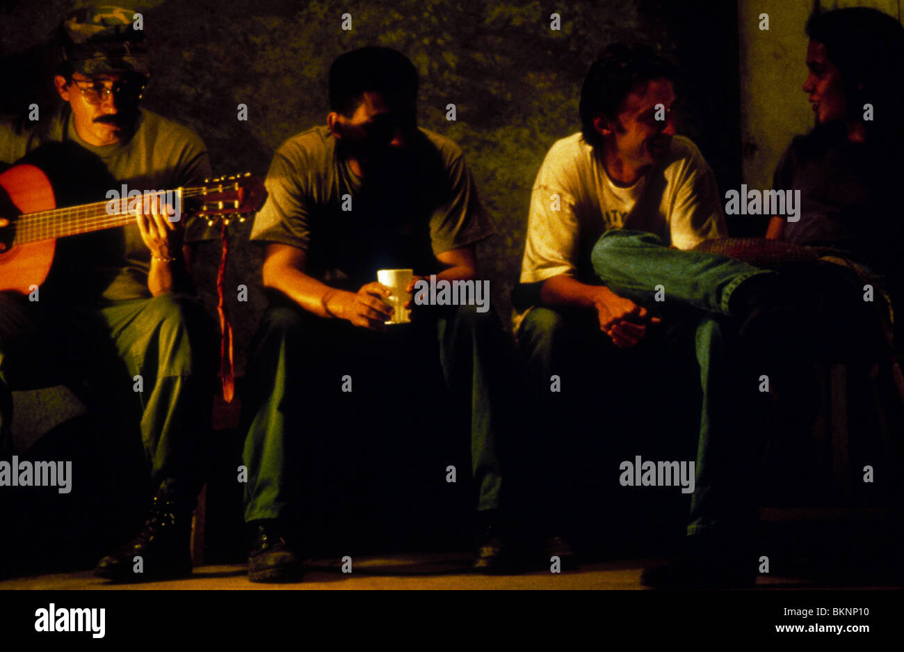 CARLA'S SONG (1996) ROBERT CARLYLE, OYANKA CABEZAS KEN LOACH (DIR) CSNG ...