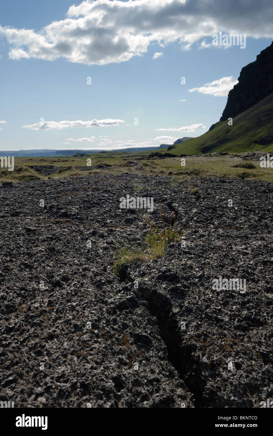 Crack rock hi-res stock photography and images - Alamy