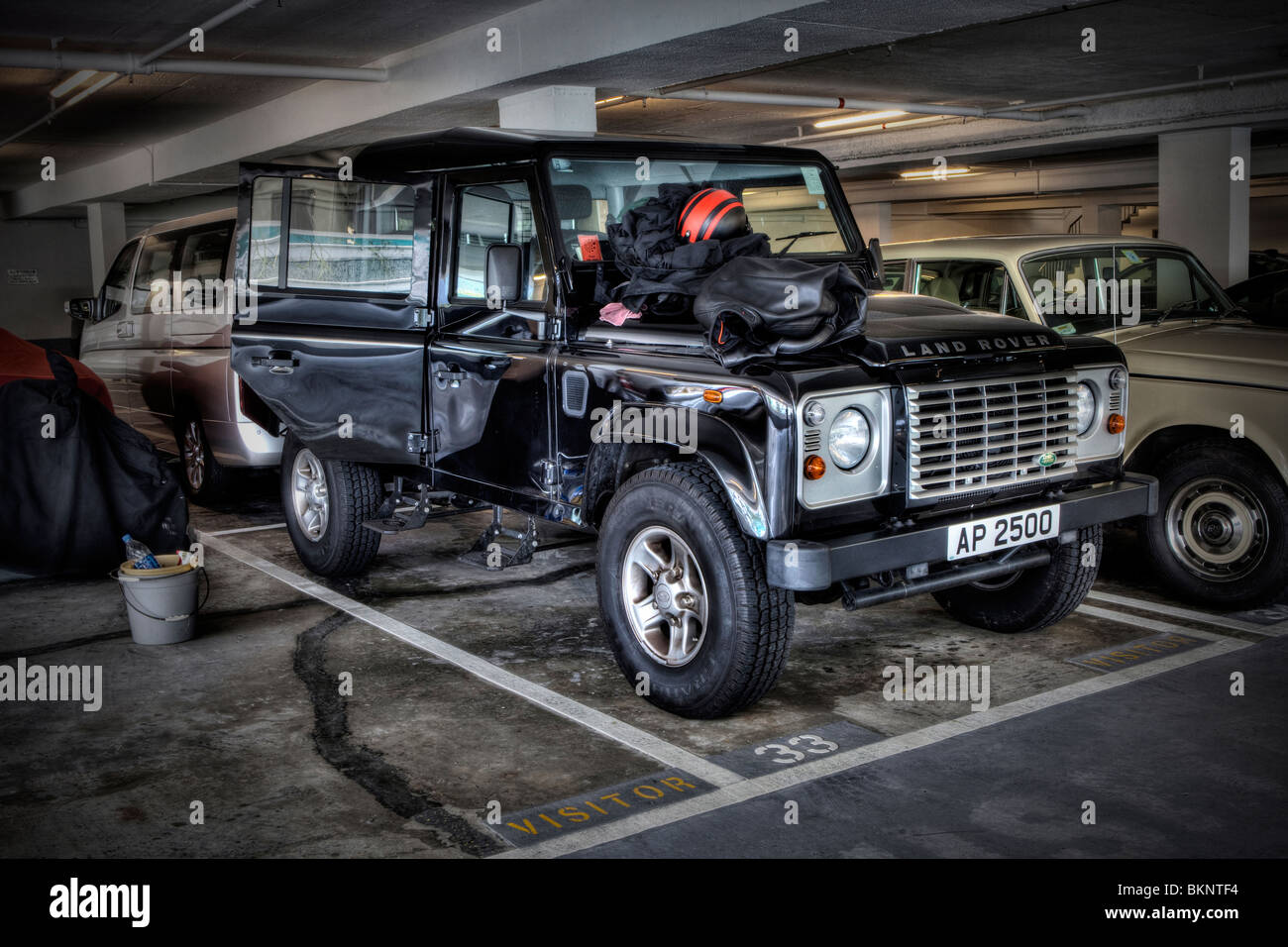 Black Land Rover Stock Photo - Alamy