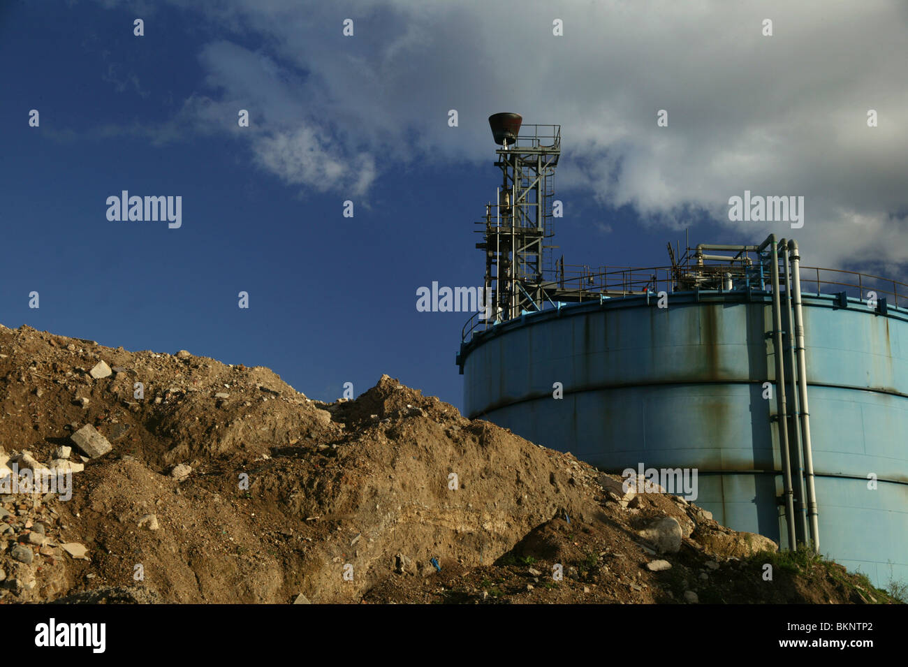 Rubble tower hi-res stock photography and images - Alamy