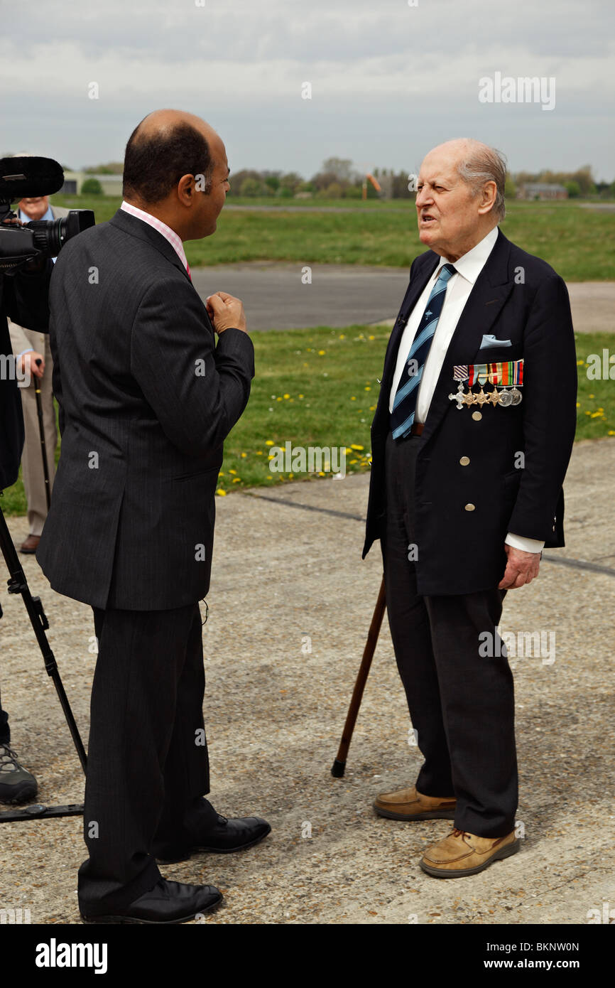 Veteran World War Two pilot Peter Ayerst being interviewed Stock Photo ...