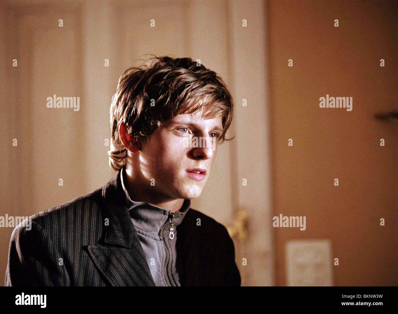 DEAR WENDY (2005) JAMIE BELL THOMAS WINTERBERG (DIR) DWEN 001 Stock ...