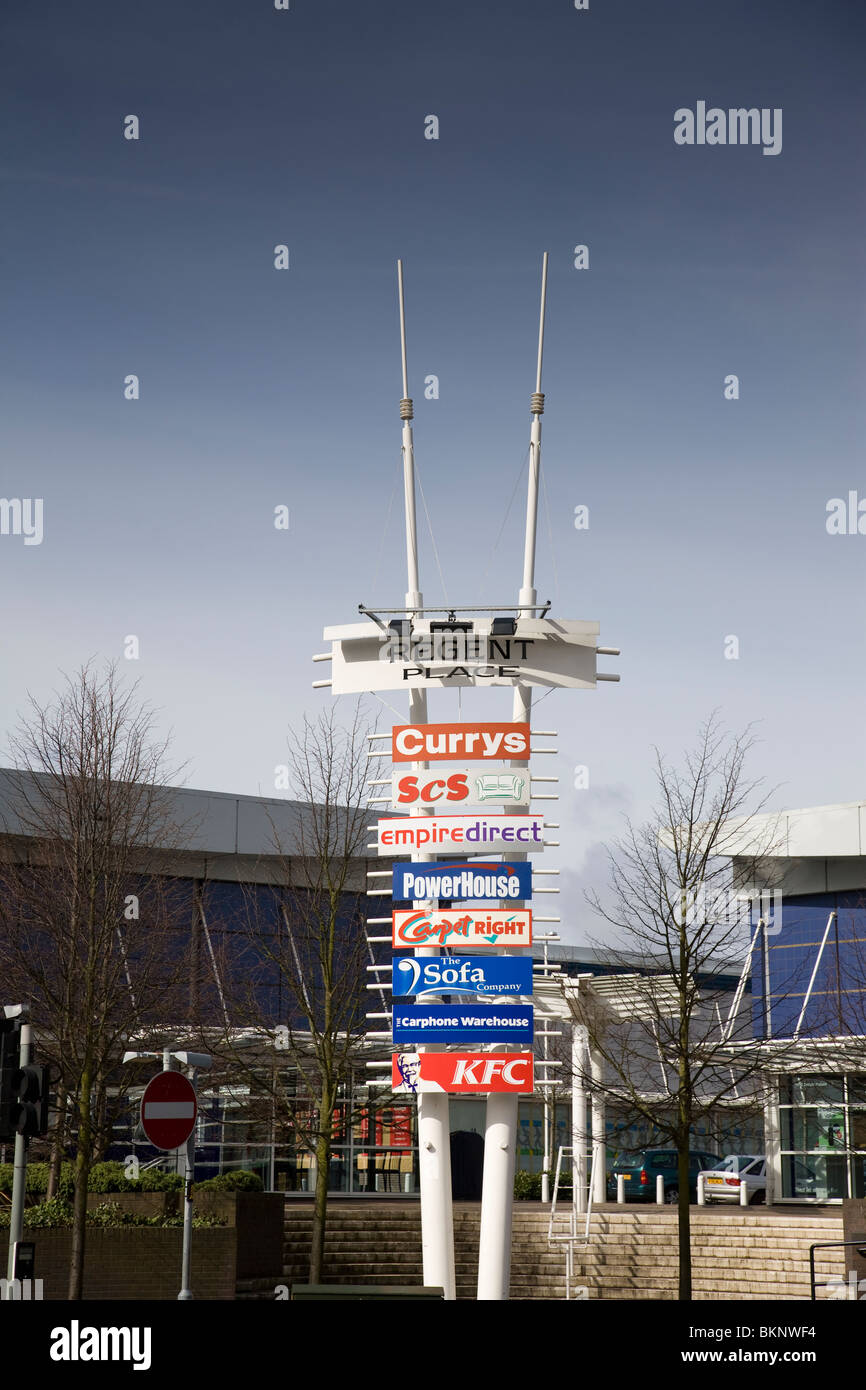 Retail park signs hi-res stock photography and images - Alamy