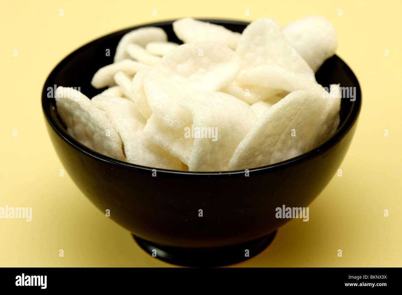 Bowl of Prawn crackers Stock Photo - Alamy