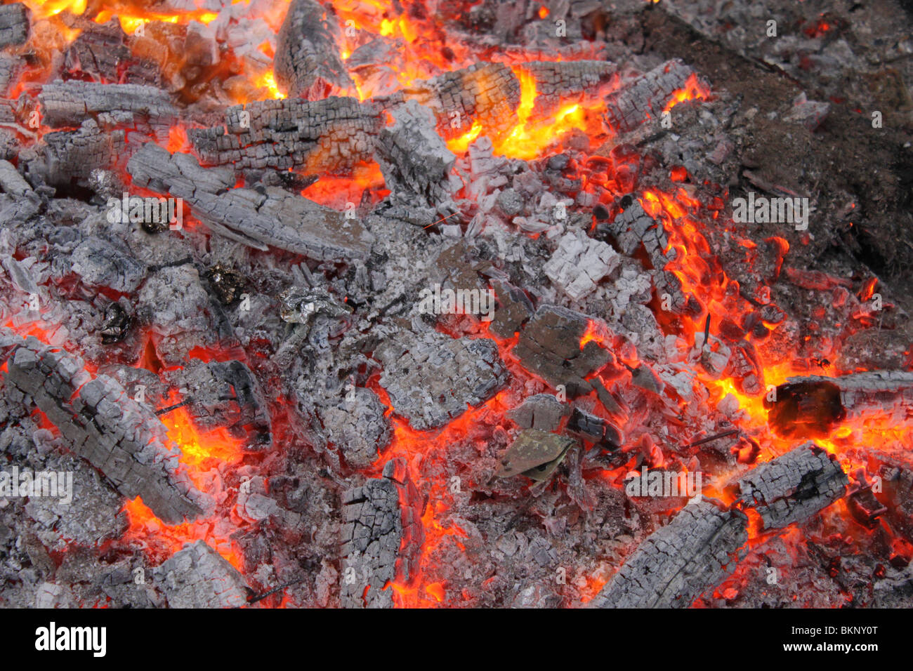 Glowing embers of a fire Stock Photo - Alamy