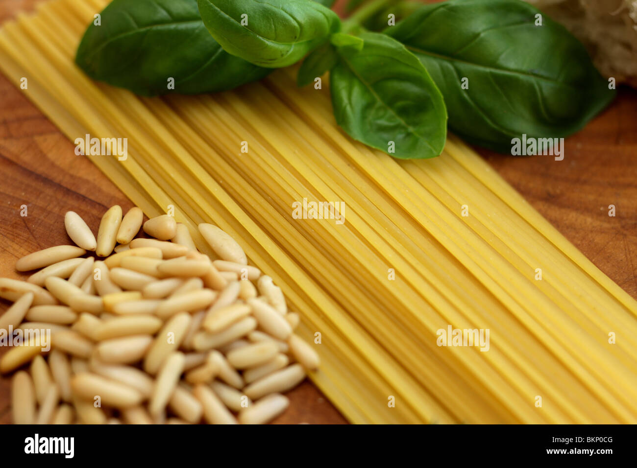 Dried Linguine Pasta Stock Photo - Alamy