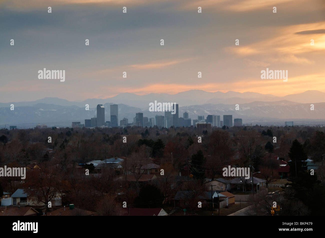 Denver skyline and mountains hi-res stock photography and images - Alamy