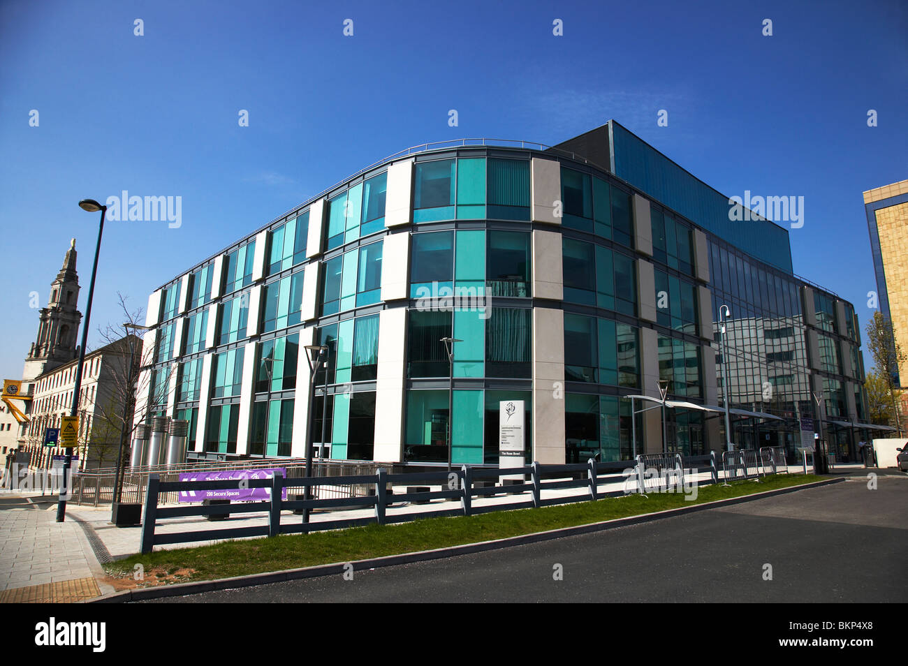 Leeds modern building hi-res stock photography and images - Alamy