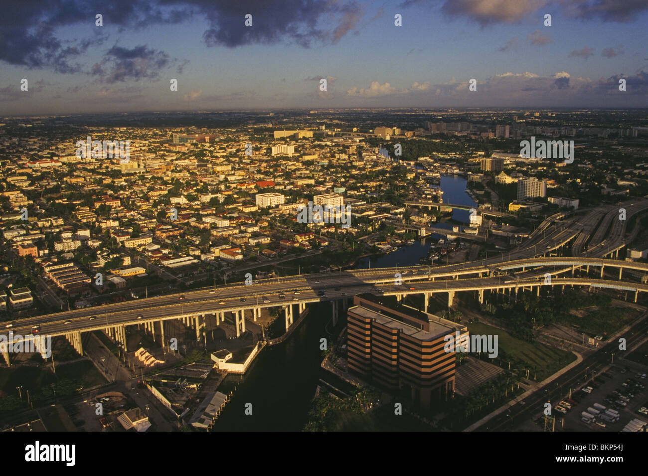South beach street miami florida hi-res stock photography and images ...