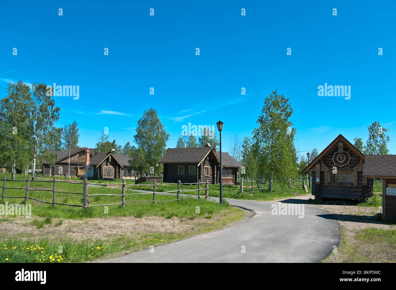 Traditional russian houses hi-res stock photography and images - Alamy