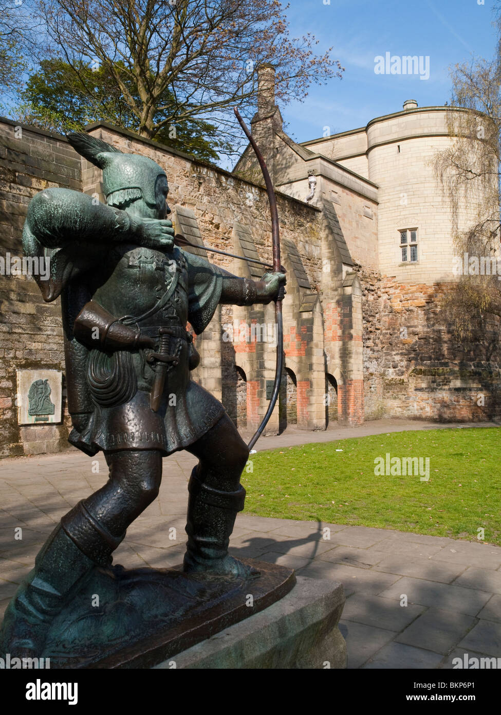 Close up of the Robin Hood statue at Nottingham Castle, England UK ...
