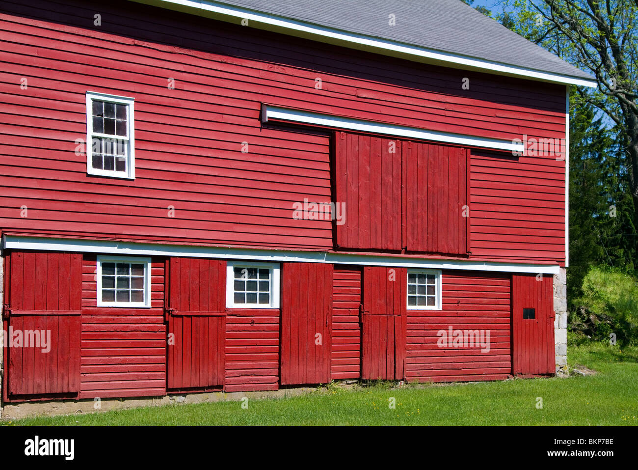 A red barn with a vintage look Stock Photo - Alamy