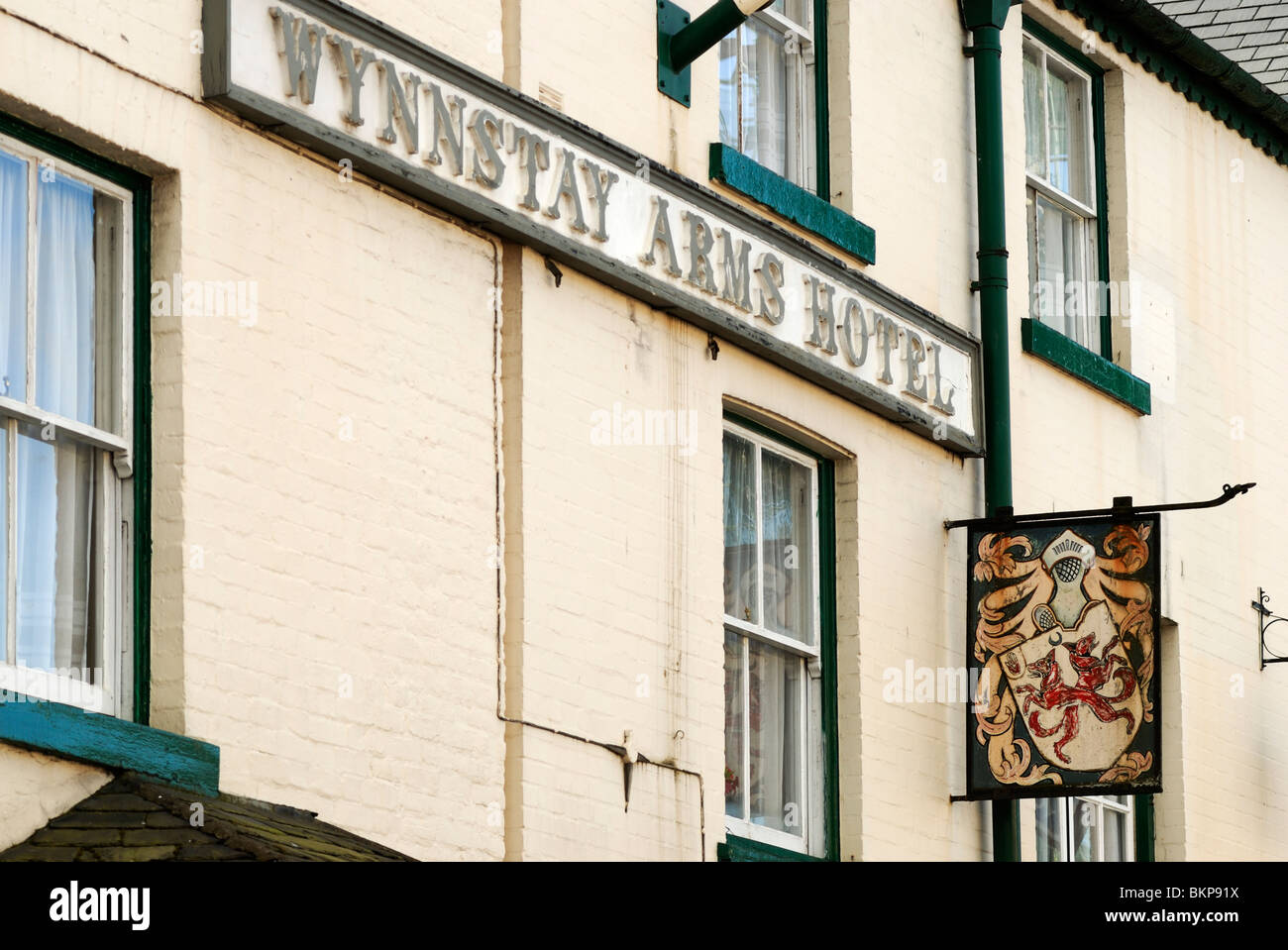Sign on the Wynnstay Arms Hotel, Machynlleth, Wales Stock Photo - Alamy
