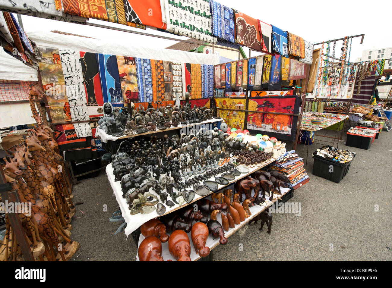 African market stall curio souvenir hi-res stock photography and images ...
