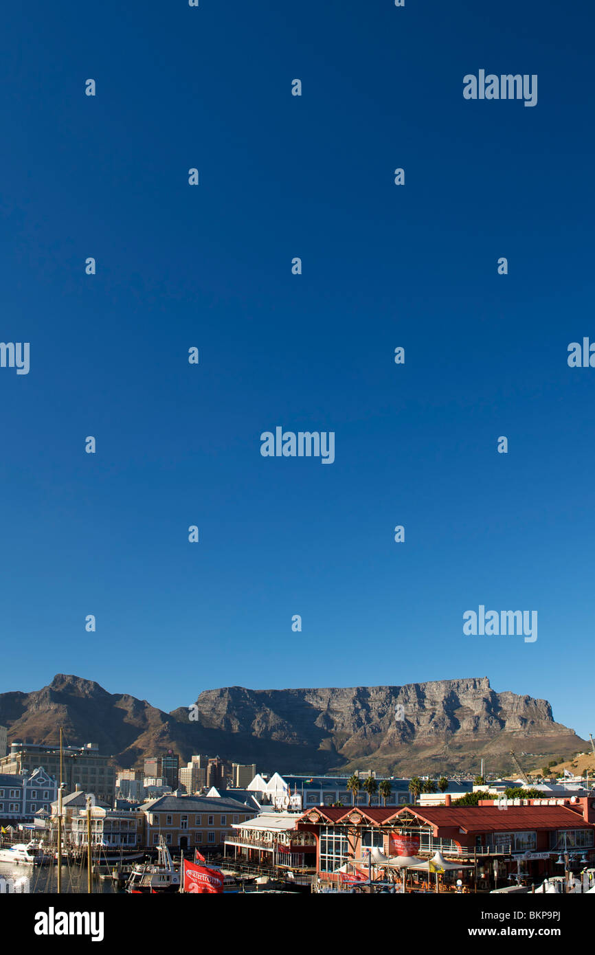 Early morning view of the Waterfront in Cape Town with Table Mountain ...