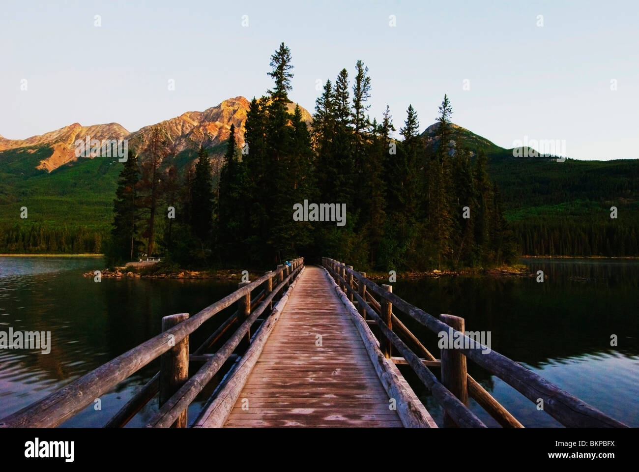 Pyramid island footbridge hi-res stock photography and images - Alamy