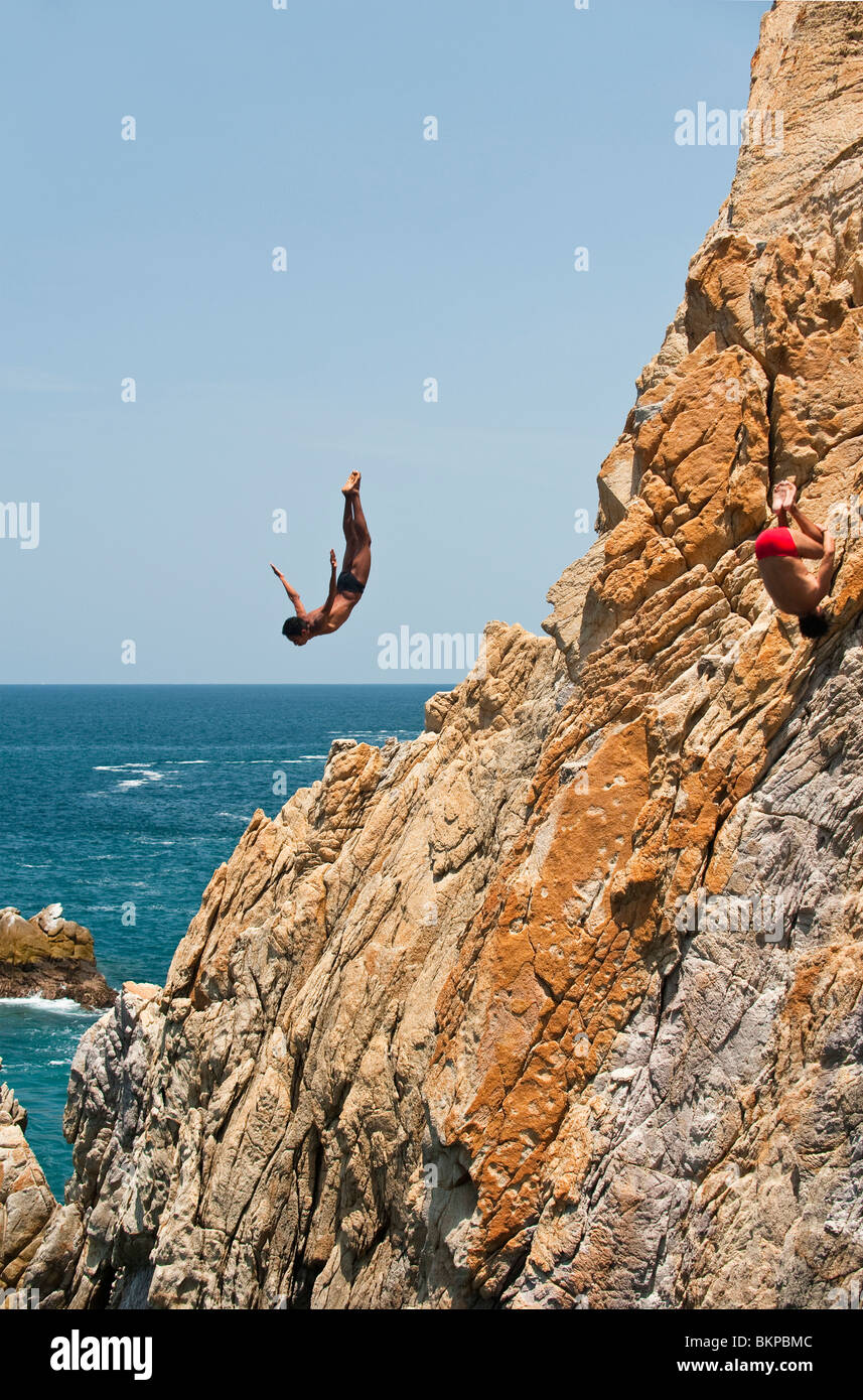 Acapulco Cliff Divers Stock Photos & Acapulco Cliff Divers Stock Images ...