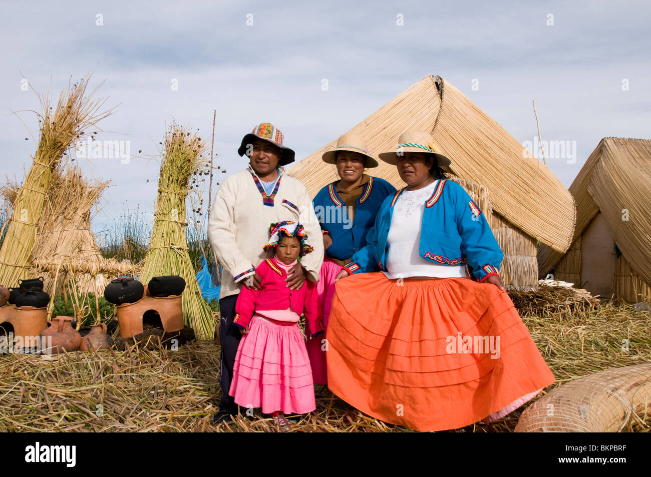 Uros peru family hi-res stock photography and images - Alamy